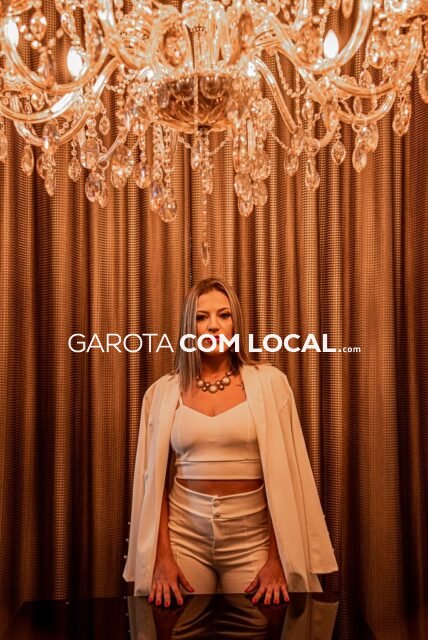 Violeta Campos ⋆ Garota Com Local